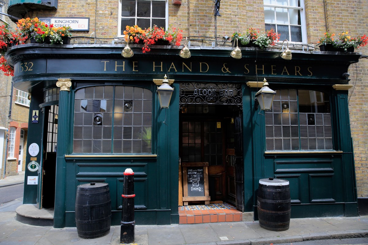London pubs – The Hand and Shears – The London Walker